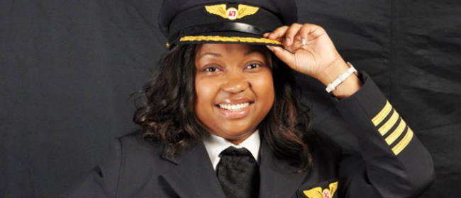 Irène Koki Mutungi : 1ère africaine capitaine aux commandes d'un Boeing ...